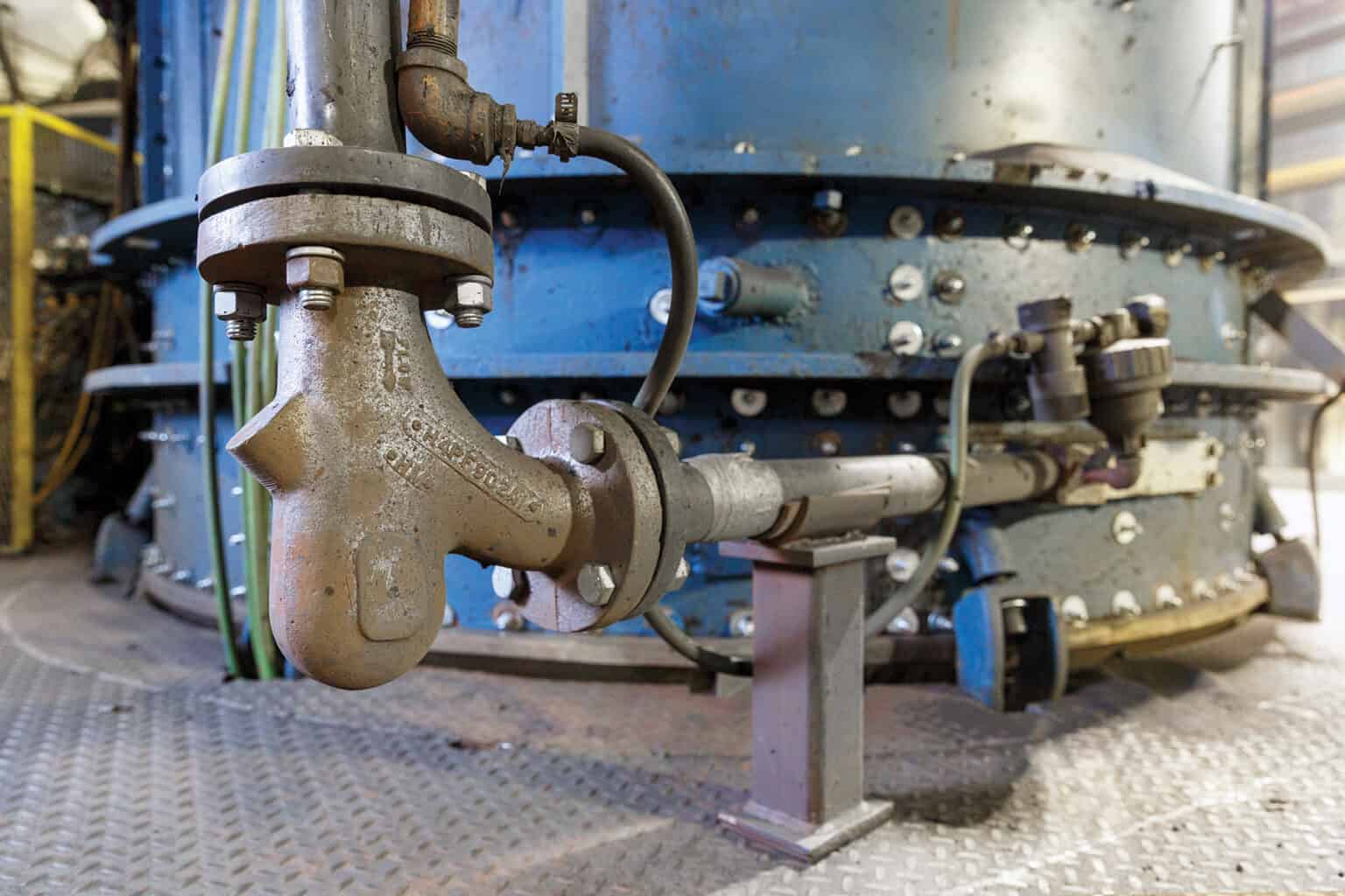 Foundry Resists Pneumatic Line Abrasion with Deflection Elbows