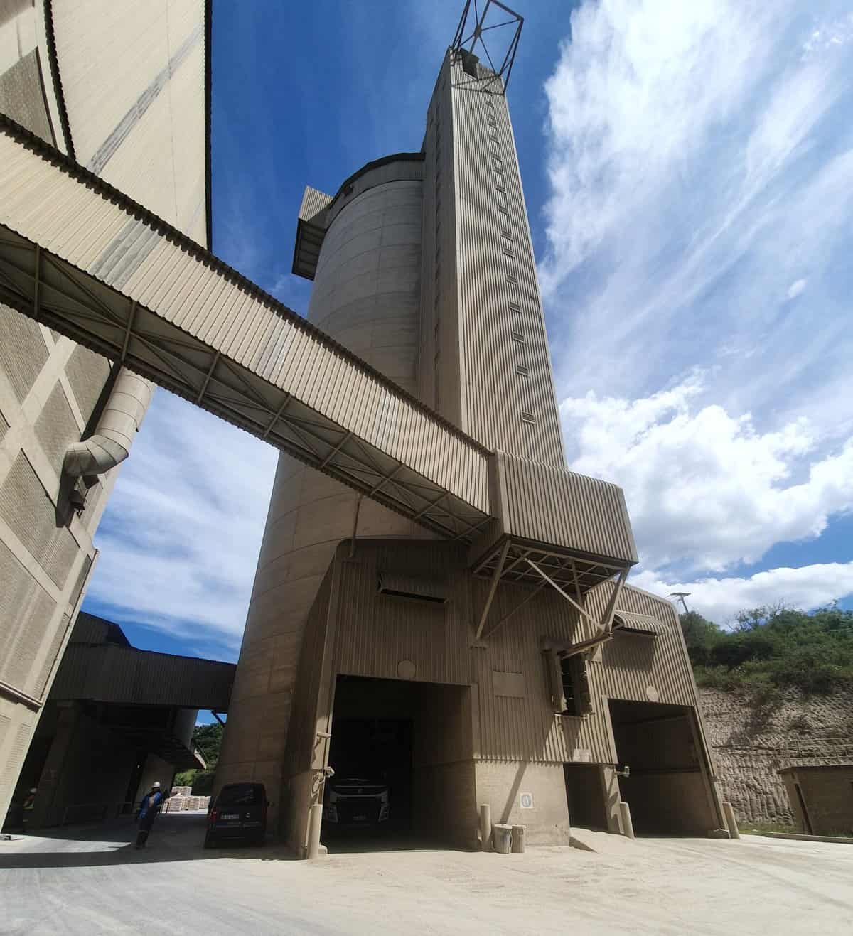 Silo Cleaning in a Cement Plant • BulkInside