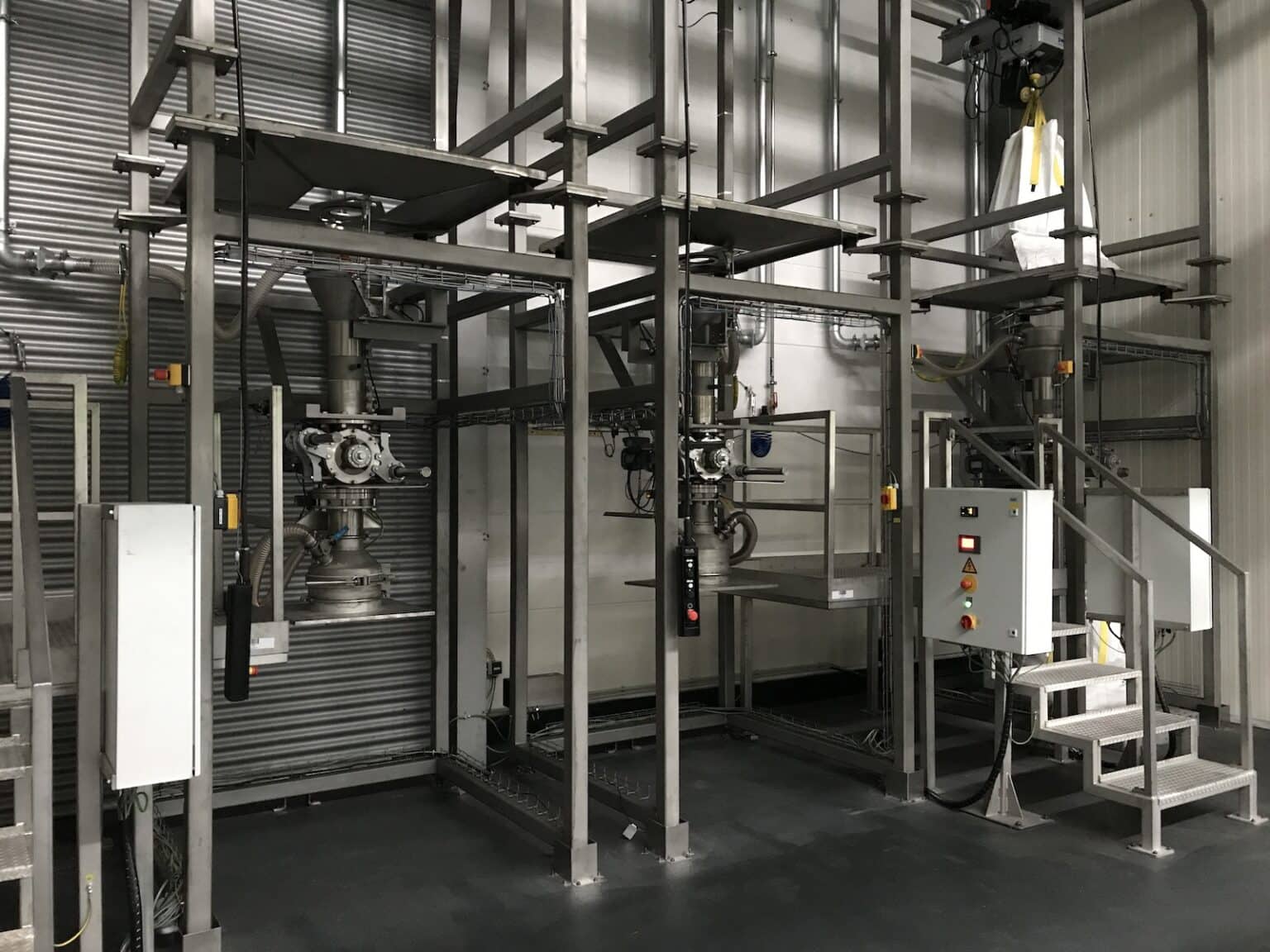 Emptying Big Bags Without Mixing Products in the Food Industry • BulkInside