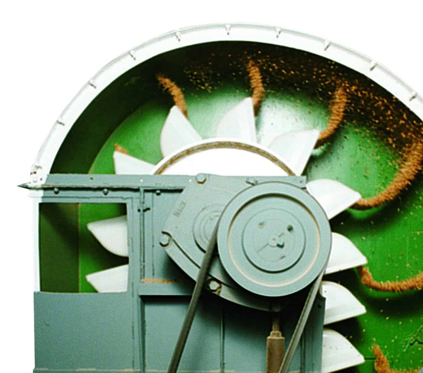 Bucket Projection and Pulley Diameter in Elevator Discharge